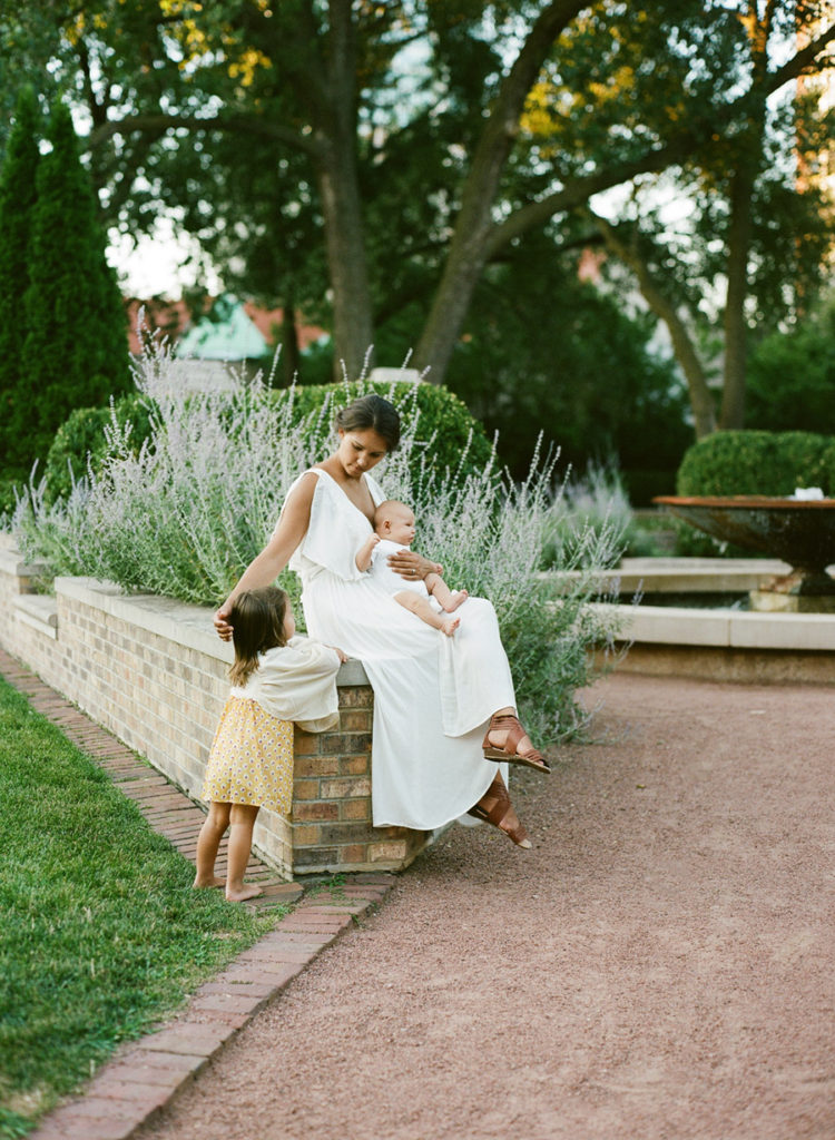 Intimate Family Portraits - Prairie Avenue District - Chicago Newborn ...
